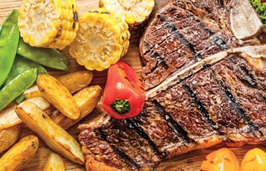 Συνταγή: Μπριζόλες T- bone στα κάρβουνα