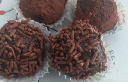 Συνταγή: Τρουφάκια με... ότι περίσσεψε.. συνταγή από Χατζηνικολάου Χρυσα