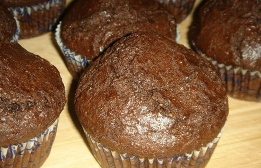 Συνταγή: Σοκολατένια muffins ολικής με νιφάδες σοκολάτας