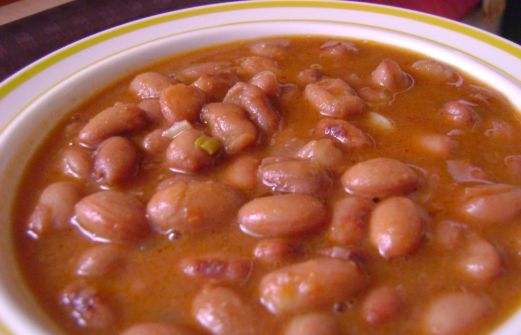 Συνταγή: Φασόλια μπαρμπούνια γιαχνί