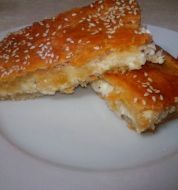 Συνταγή: Τυρόπιτες με φύλλο κουρού