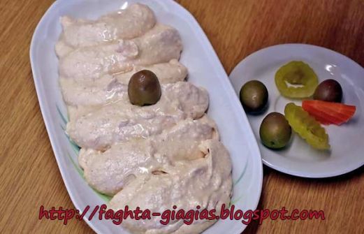 Συνταγή: Ταραμοσαλάτα με παξιμάδι παραδοσιακή