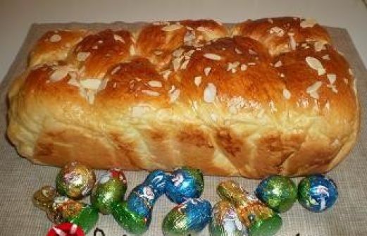 Συνταγή: Τα τσουρέκια της Μαρίας