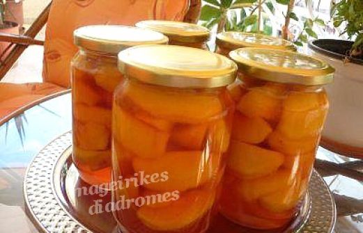 Συνταγή: Ροδάκινα κομπόστα της Στέλλας