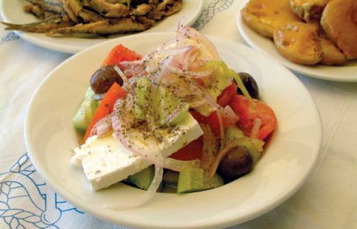 Συνταγή: Ελληνική χωριάτικη σαλάτα