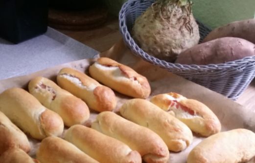 Συνταγή: Ατομικές τυρόπιτες / λουκανικόπιτες φούρνου συνταγή από I to Cook