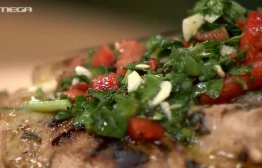 Συνταγή: Μοσχαρίσια μπριζόλα με chimichurri sauce και μανιτάρια σοτέ ...